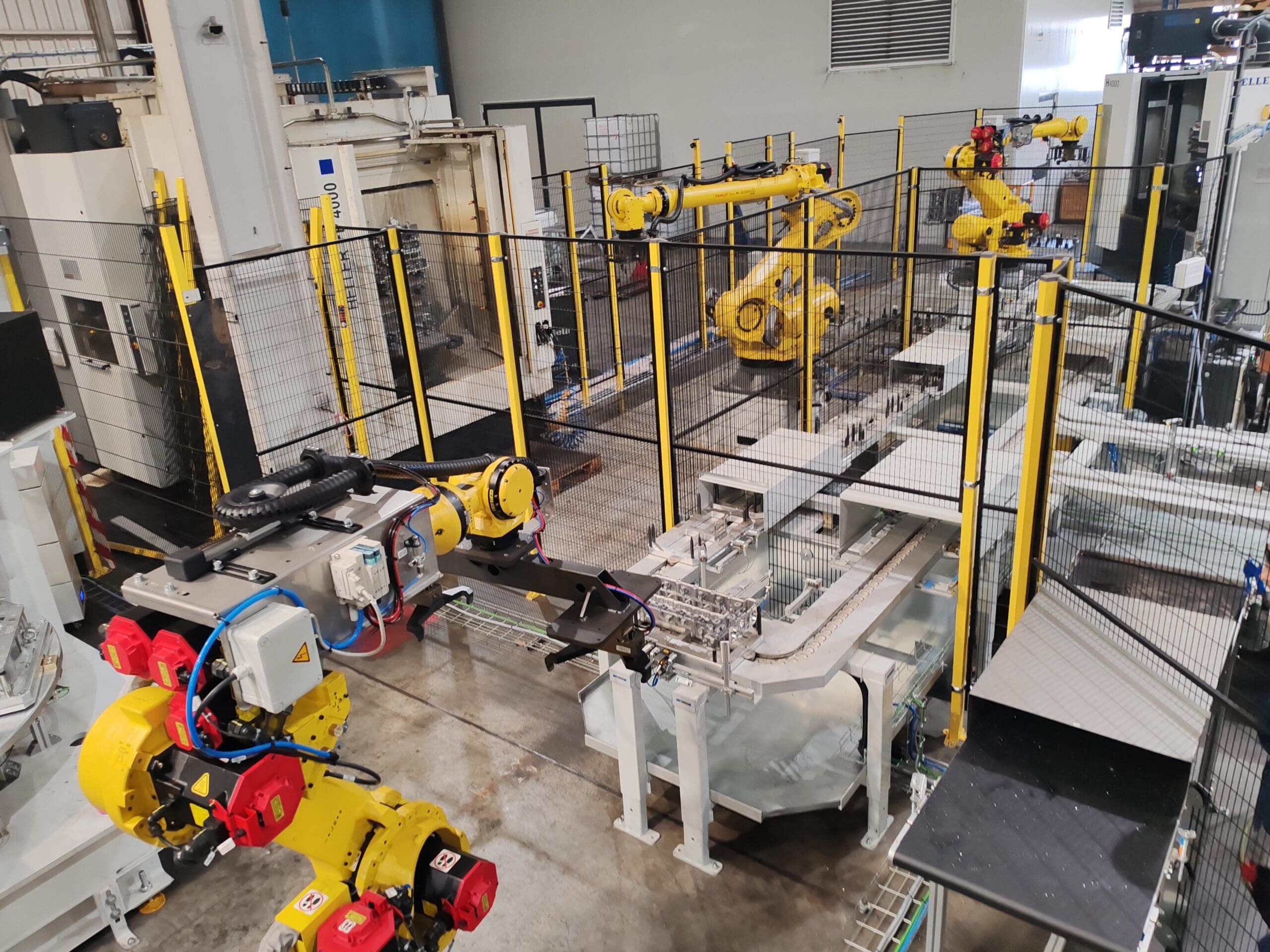 Ligne automatisée de 15 robots | Une Réalisation Rovaltech